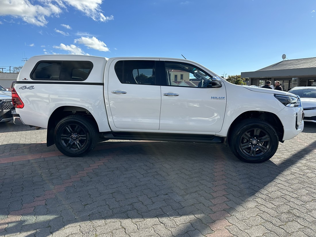 2022 Toyota Hilux Sr5 Td Dc 2.8Dt/4Wd - Toyota NZ