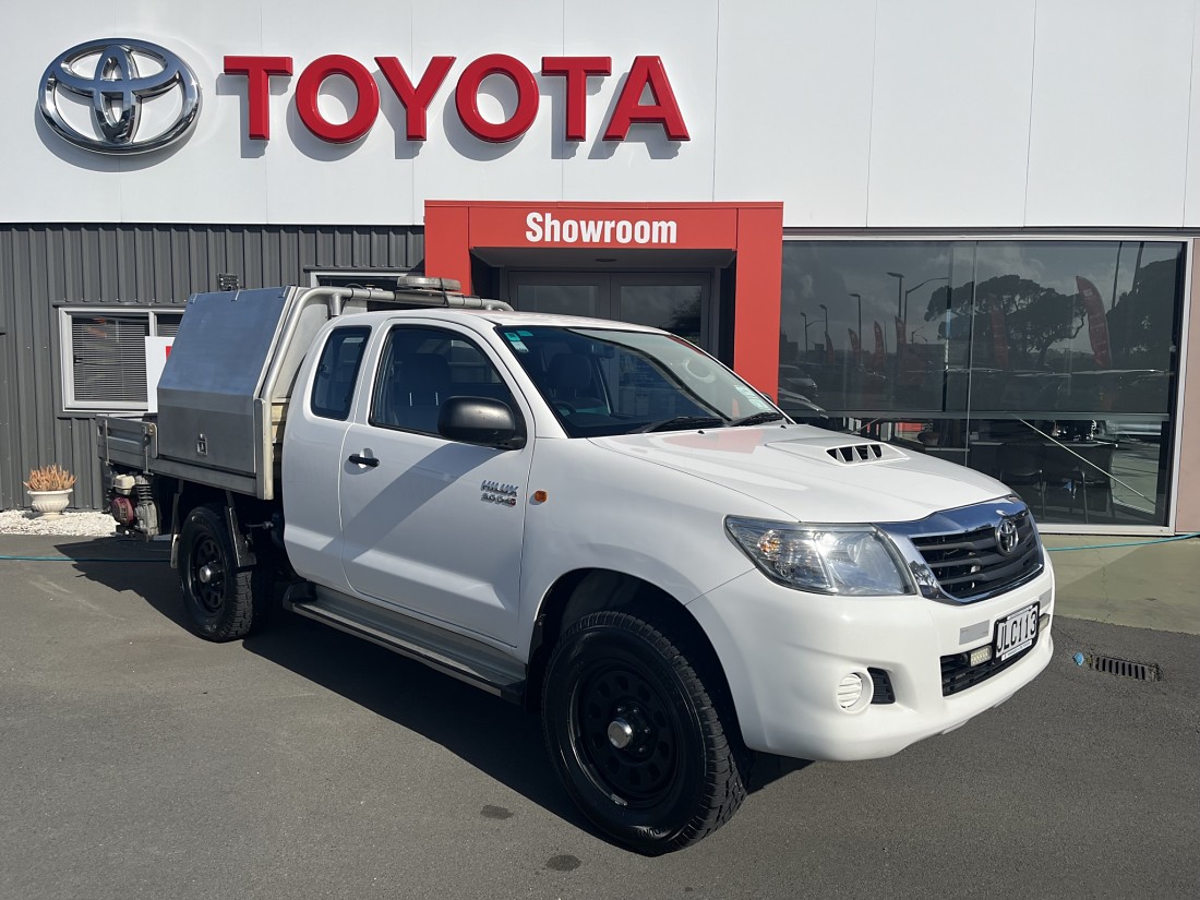 2015 Toyota Hilux 4WD 3.0TD Extra Cab Ute - Service Body Flat Deck Ute ...