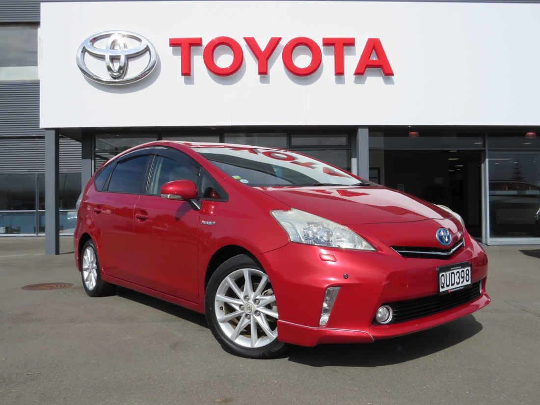 Toyota prius alpha hybrid store