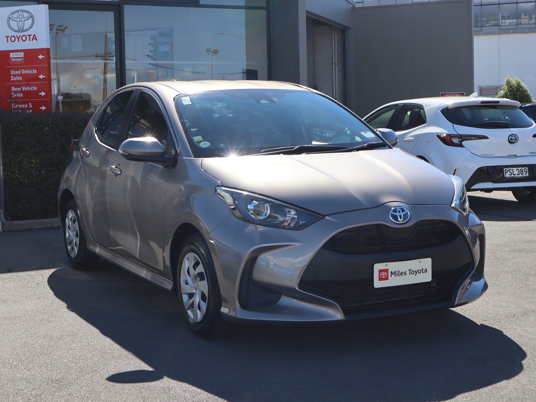 2020 Toyota Yaris HYBRID X, Hatchback, Push Start - Toyota NZ