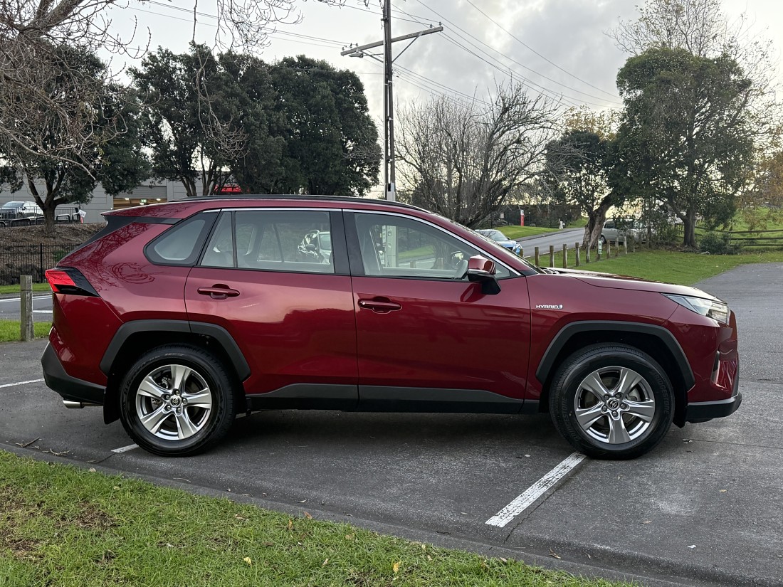 Toyota RAV4 GX 2.5 Hybrid SUV AWPD Auto – Power, Efficiency, and ...