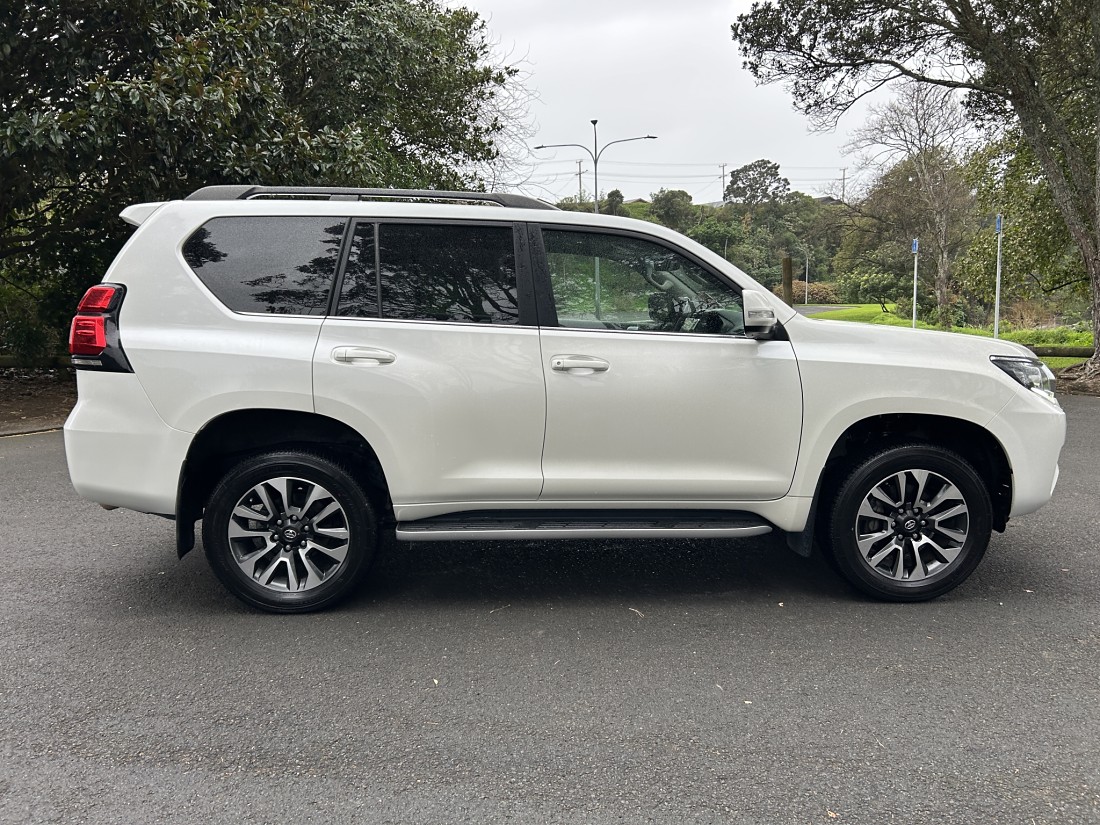 2023 Toyota Land Cruiser Prado VX 2.8D 6AT 4WD SUV/5D/7S - Toyota NZ