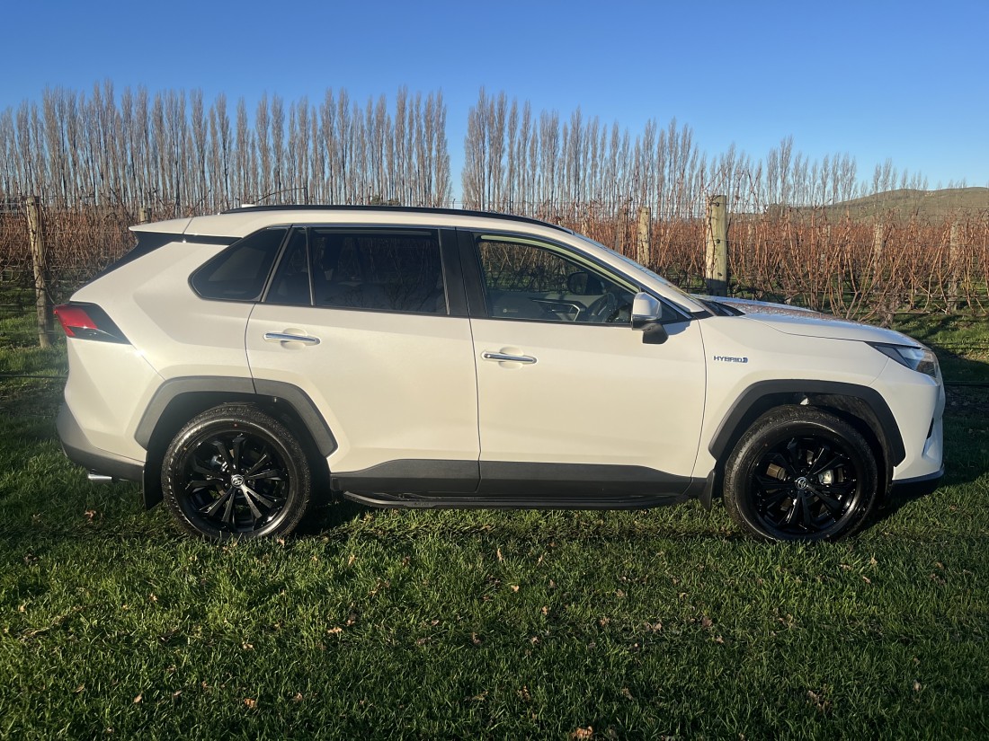 2023 Toyota RAV4 Limited 2.5P HV ECVT AWD SUV/5D/5S - Toyota NZ
