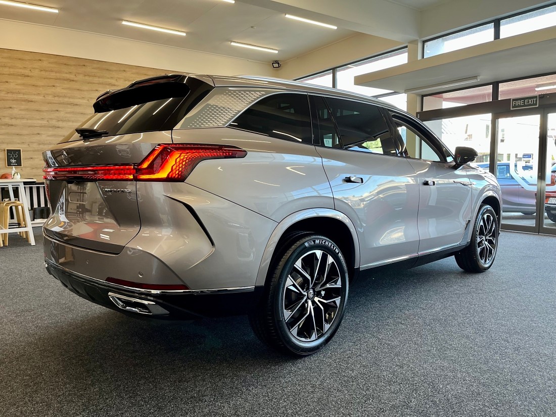 2025 MG QS Excite 2.0 Petrol Turbo/9At 7 Seater - Toyota NZ