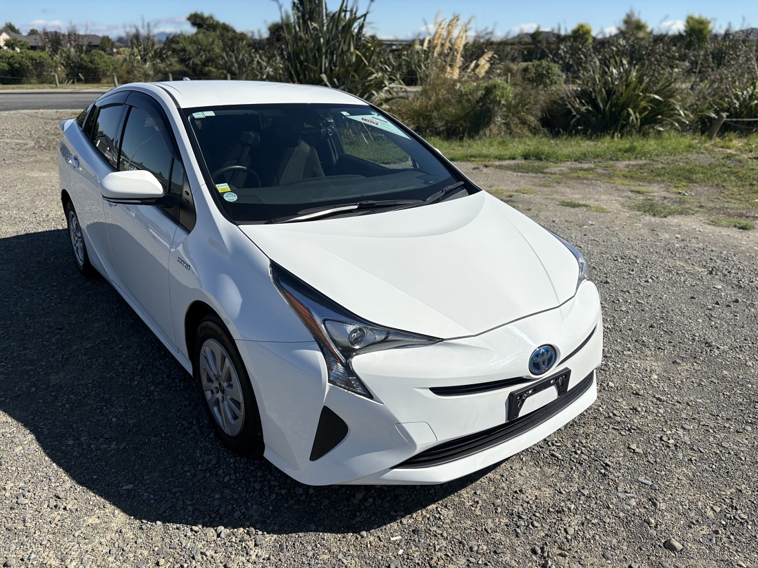 2018 Toyota Prius Hybrid S 1.8 5 Dr Hatch CVT 2WD - Toyota NZ