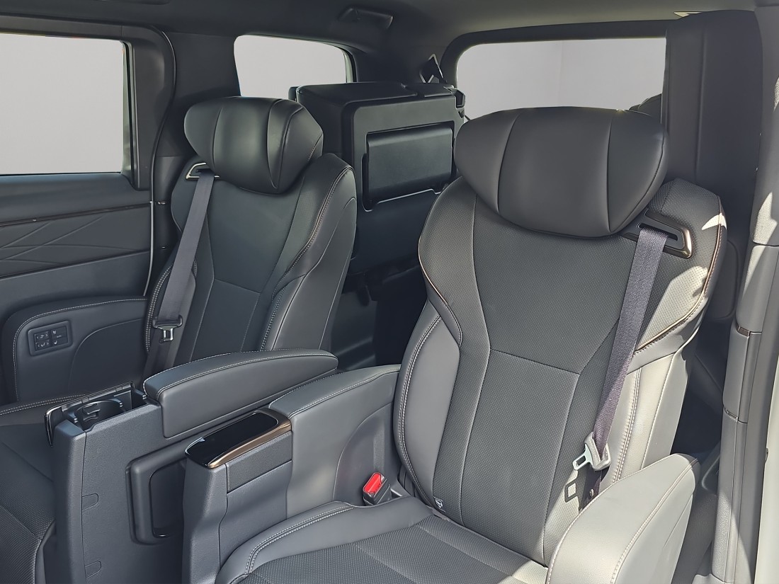 2024 Toyota Alphard 2.5L Hybrid Z 4WD People Mover - Toyota NZ