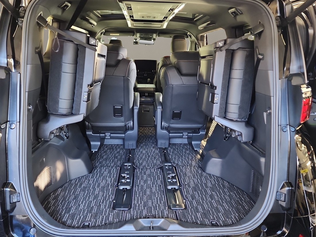 2024 Toyota Alphard 2.5L Hybrid Z 2WD People Mover - Toyota NZ