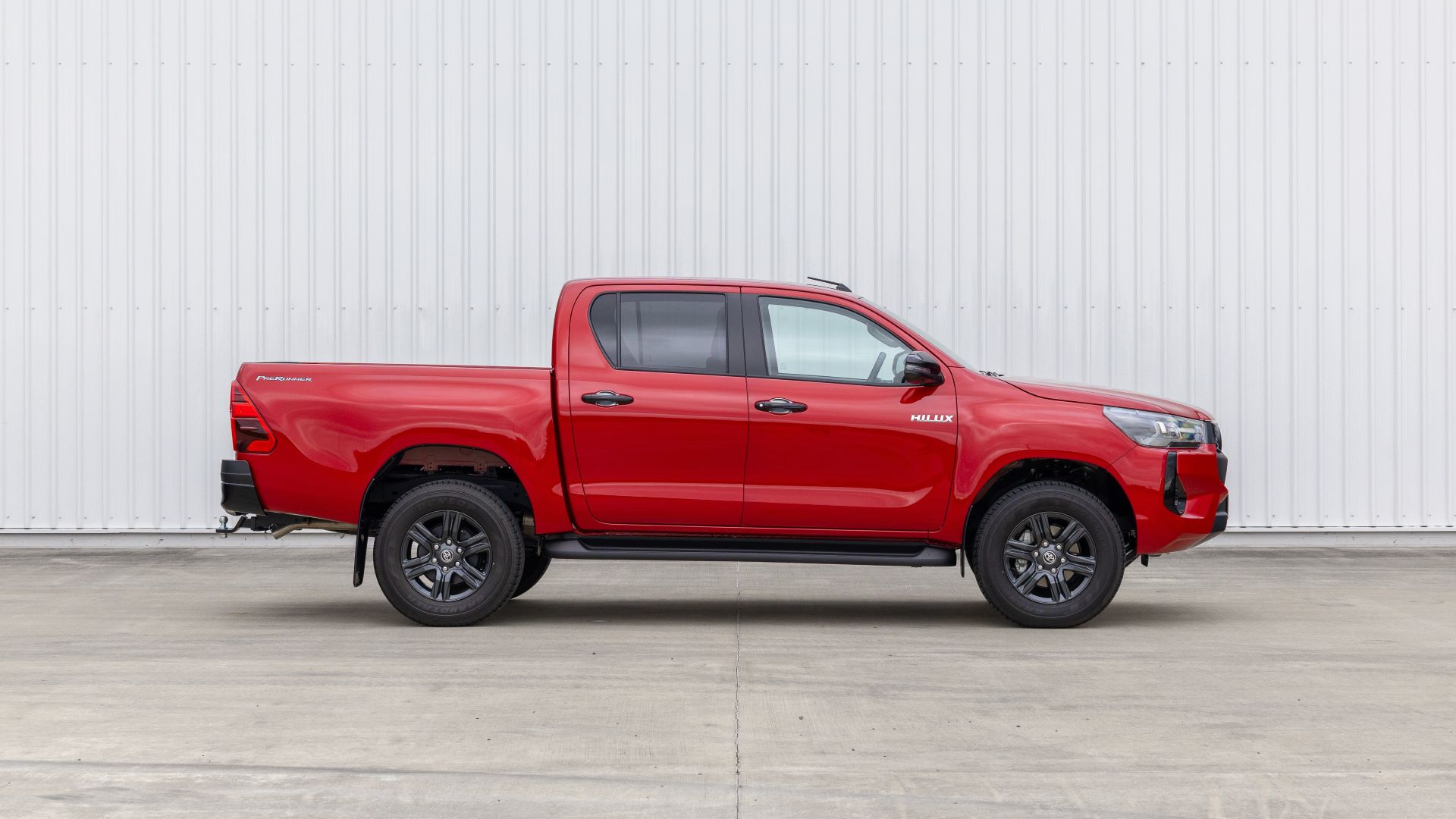 Hilux SR5 Cruiser PreRunner 2WD Double Cab Ute - Accessories - Toyota NZ